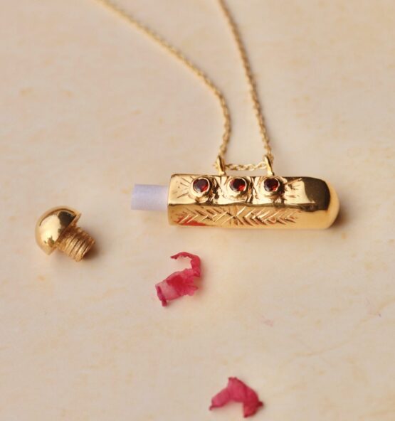 Taviz – The Sacred Gold Amulet for Protection & Prosperity Taviz ...